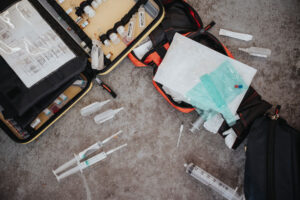 Emergency Antibiotics Kit: 10 Essential Items to Have [2025 List]